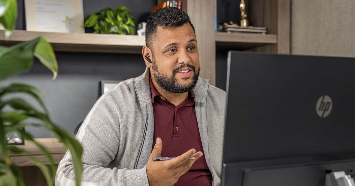 Empower Hybrid Work with Poly and VLCM